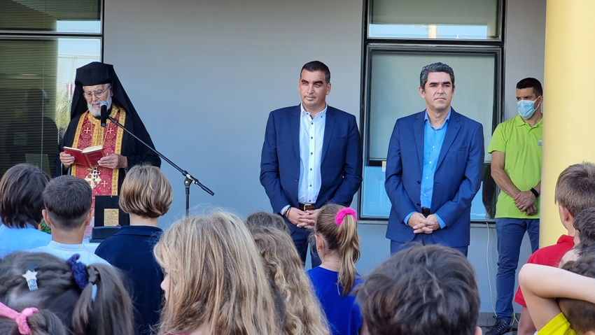 Το πρώτο κουδούνι στα σχολεία του Ελληνικού και της Αργυρούπολης. Καλή ...