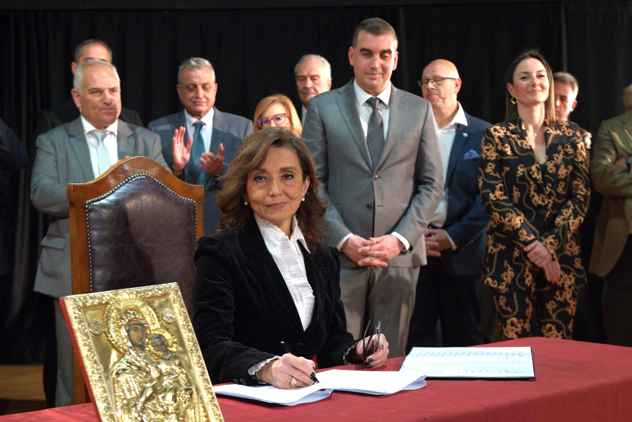 Ορκωμοσία του Δημάρχου Ελληνικού Αργυρούπολης Γιάννη Κωνσταντάτου και ...